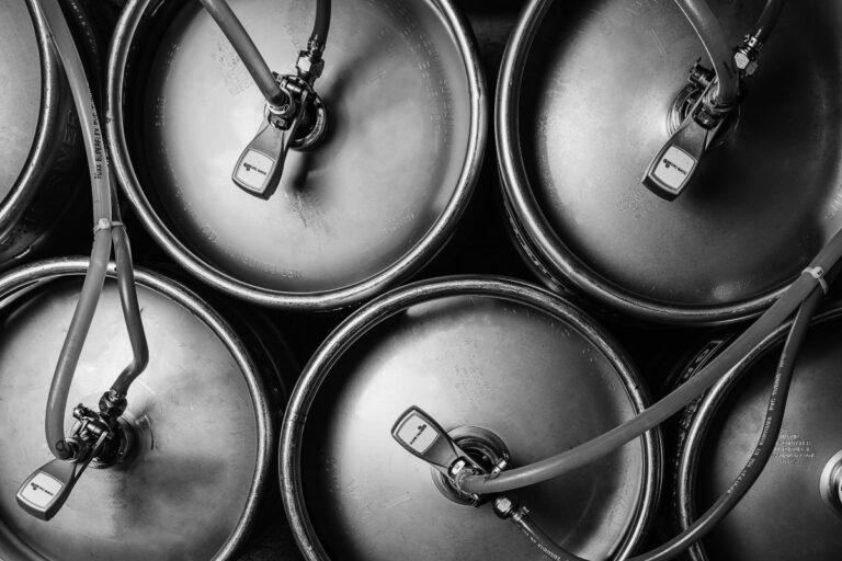 How To Force Carbonate A Keg - saveonbrew.com